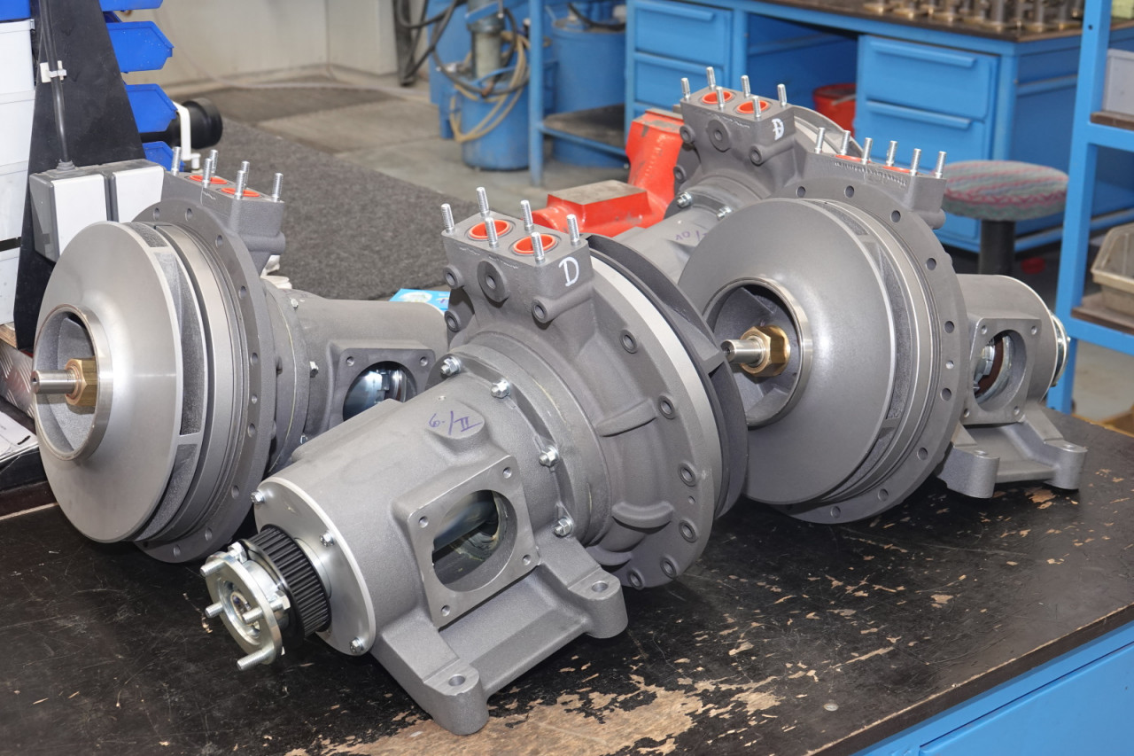 PRAS - FAT - Elevator of the TWR, firefighting vehicles, ambulances ...